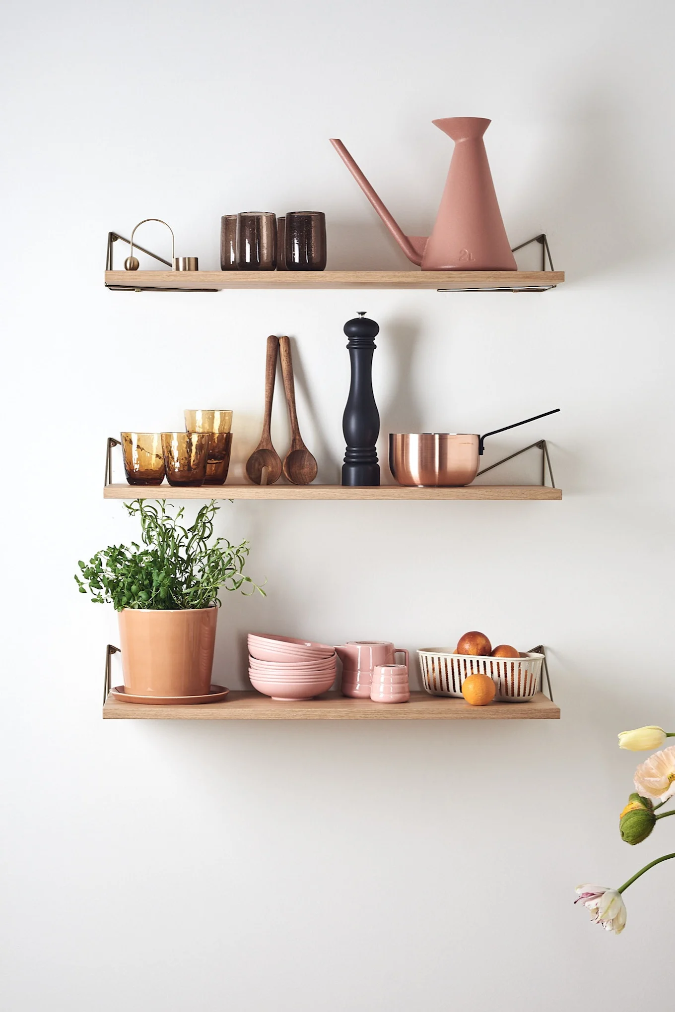 Shelf-care - Så stylar du dina hyllor snyggt & trendigt
